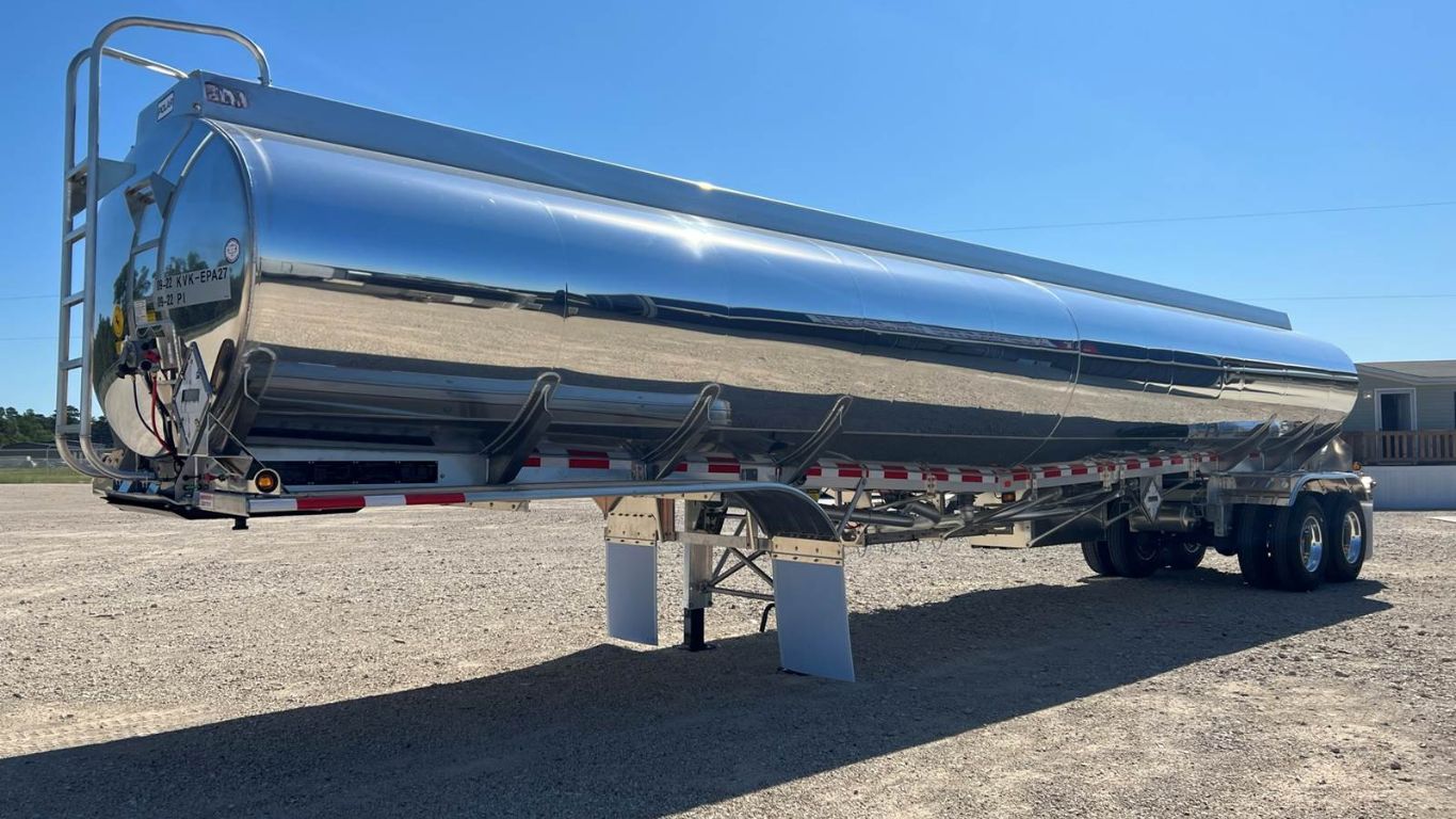 Aluminum Tanker Trailer | Rhinotrail