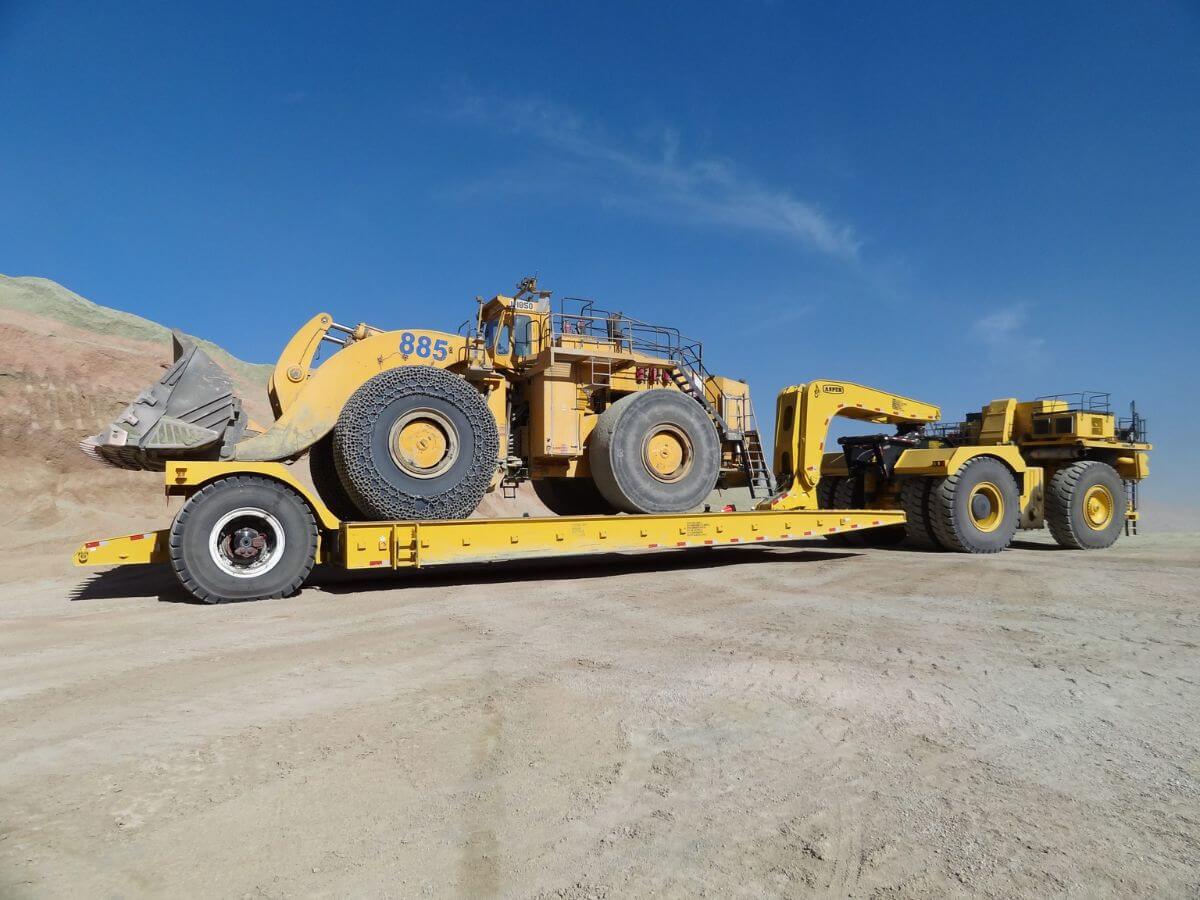 Tractor Vs. Semi Trailer: Understanding The Differences | Rhinotrail