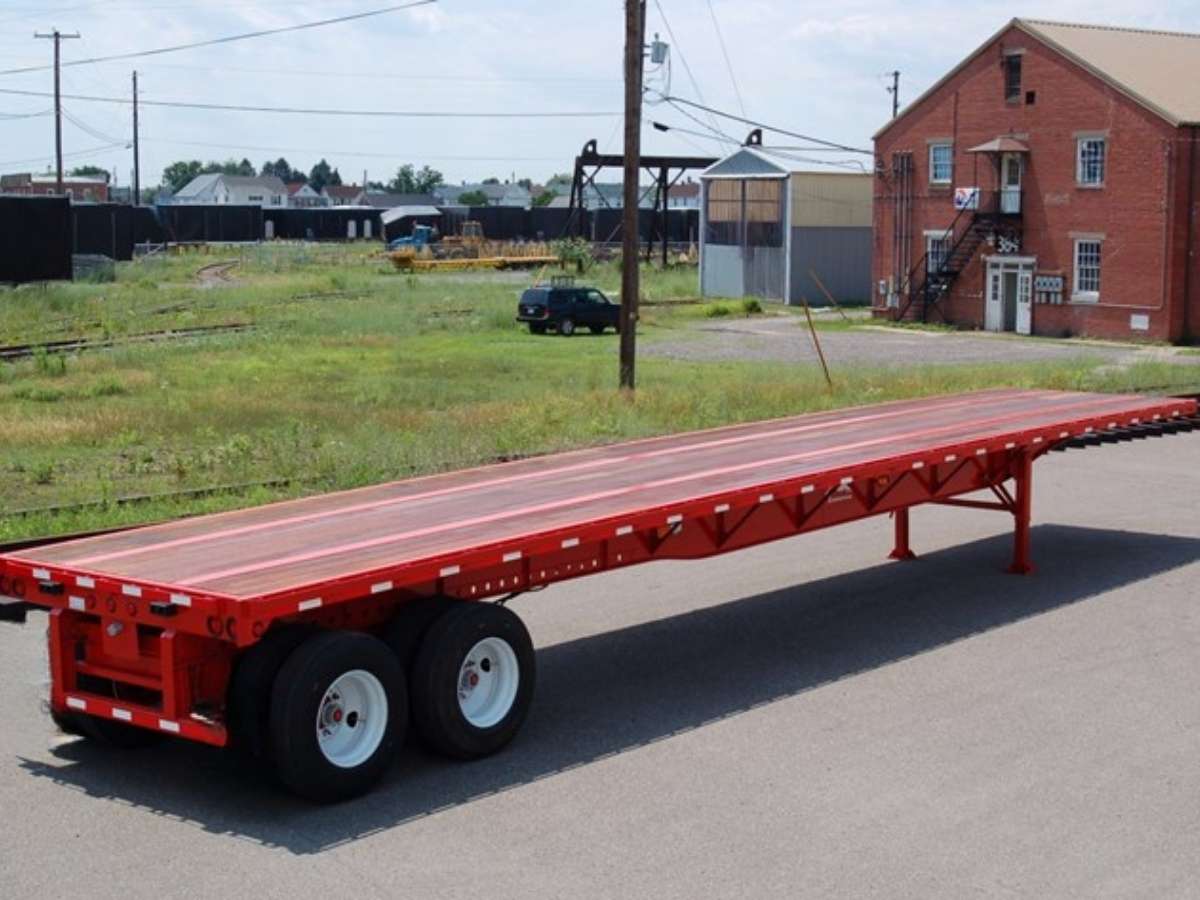 8 Different Types Of Flatbed Trailers | Rhinotrail