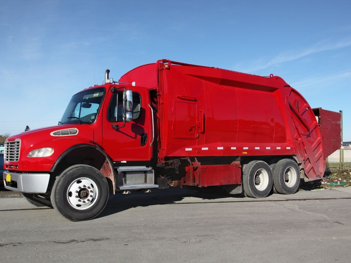 Garbage Truck Vs Dump Truck: What's The Difference? | Rhinotrail