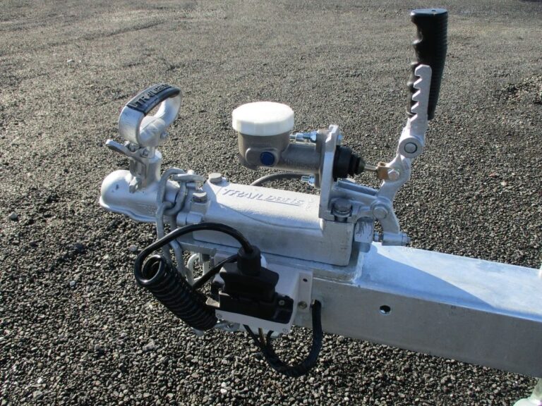 How Do Hydraulic Trailer Brakes Work | Rhinotrail