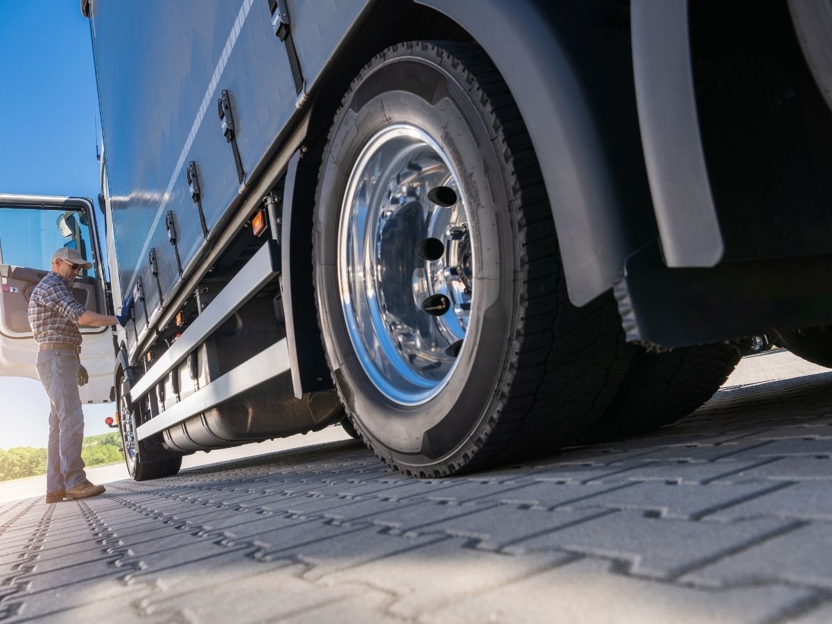 How To Adjust Trailer Brakes? | Rhinotrail