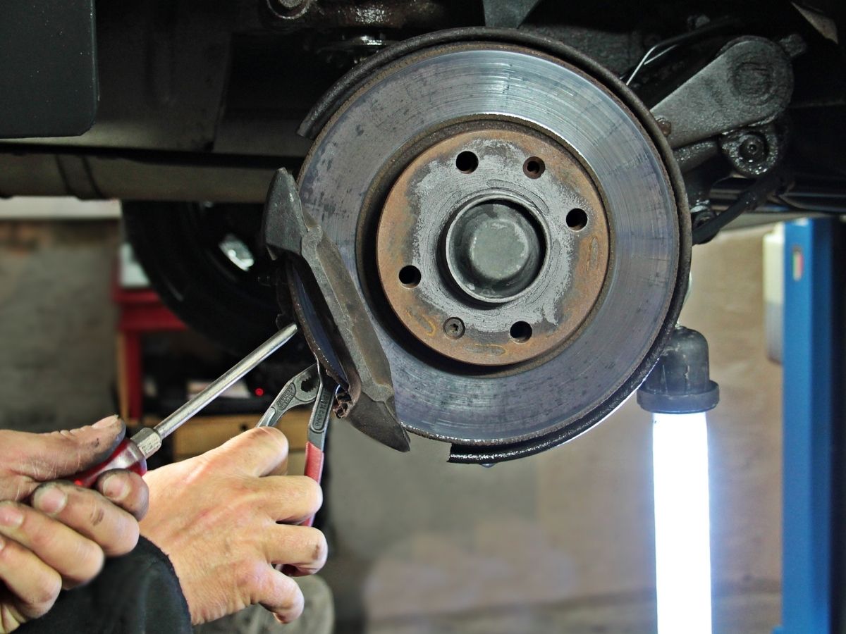 How To Adjust Trailer Brakes? | Rhinotrail