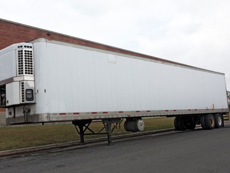 Semi Trailer Vs Full Trailer: A Quick Comparison Guide | Rhinotrail
