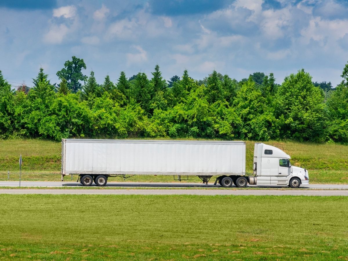 Semi Trailer Vs Tractor Trailer: Key Differences Explained | Rhinotrail