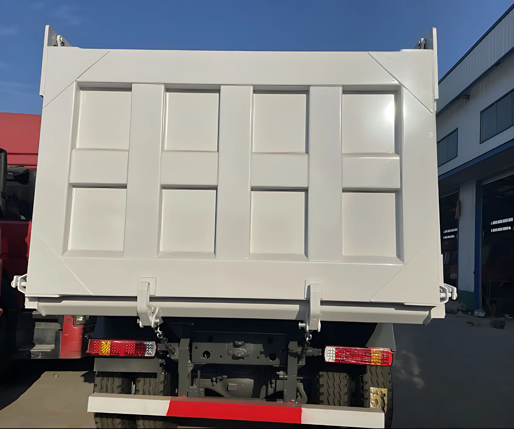 SINOTRUK HOWO 371 HP 6*4 Wheel Drive Truck Tractor | Rhinotrail