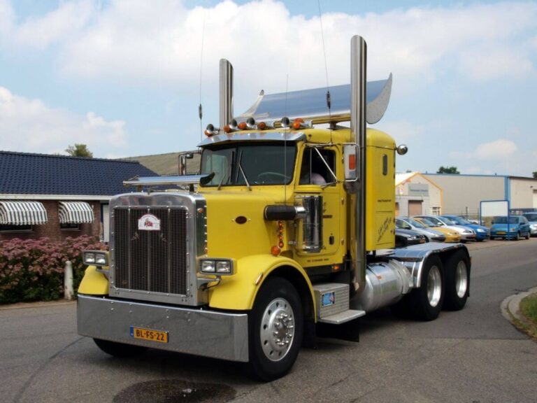 Tractor Vs. Semi Trailer: Understanding The Differences | Rhinotrail