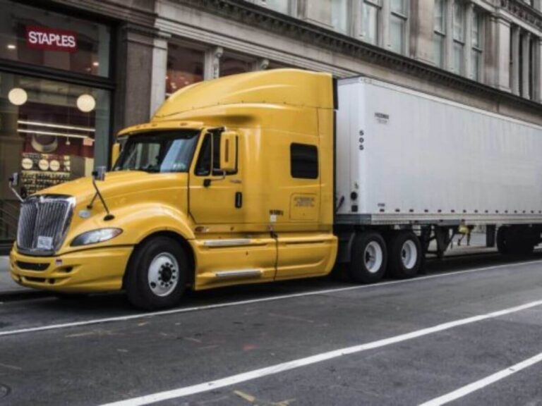 Tractor Vs. Semi Trailer: Understanding The Differences | Rhinotrail