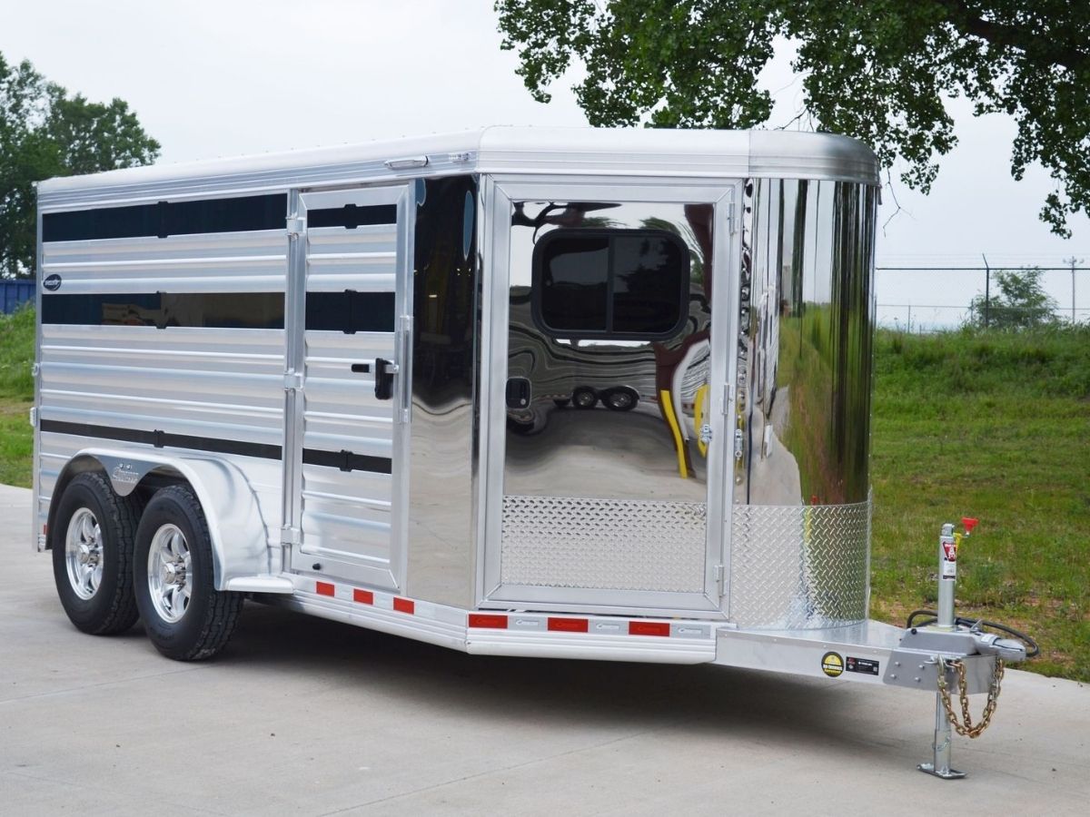 7 Different Types Of Livestock Trailers | Rhinotrail
