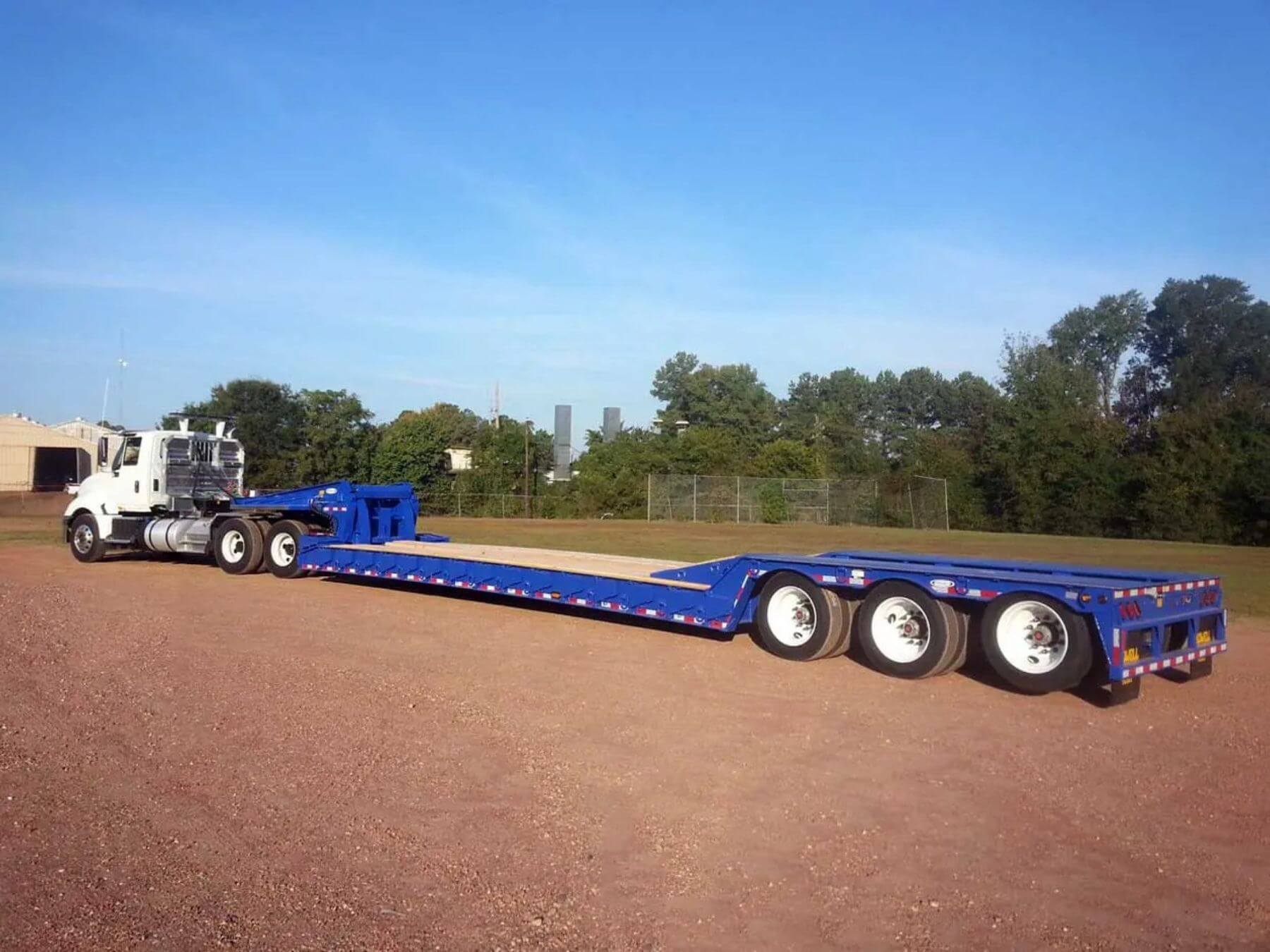 What Is A Low Bed Truck? | Rhinotrail