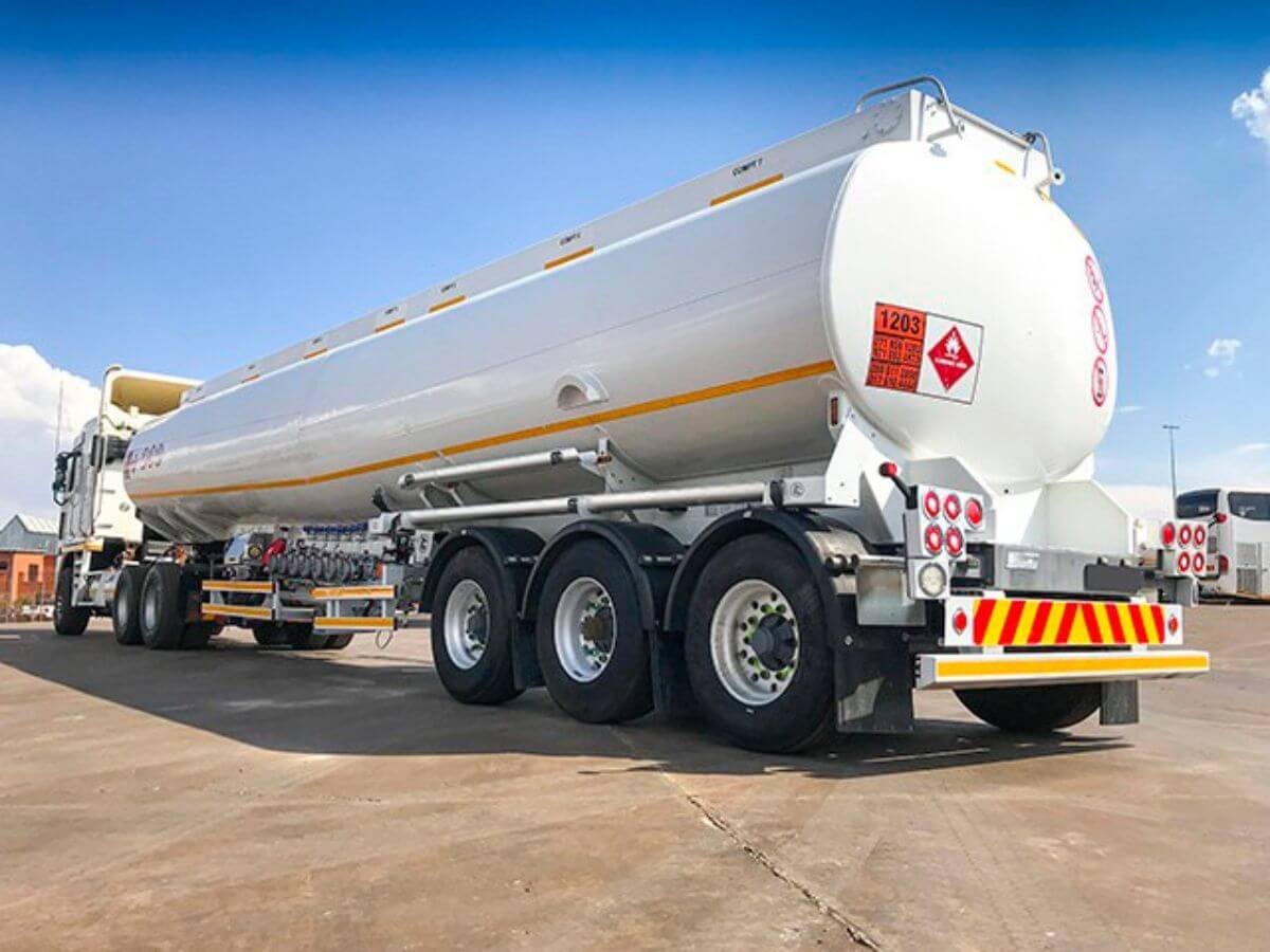 What Is A Tri Axle Truck | Rhinotrail