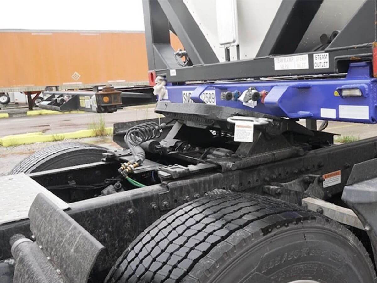 What Is The Size Of A Semi Trailer? | Rhinotrail